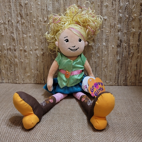 Groovy Girls Dolls | Toys | Manhattan Toy Groovy Girls Doll Savanna ...